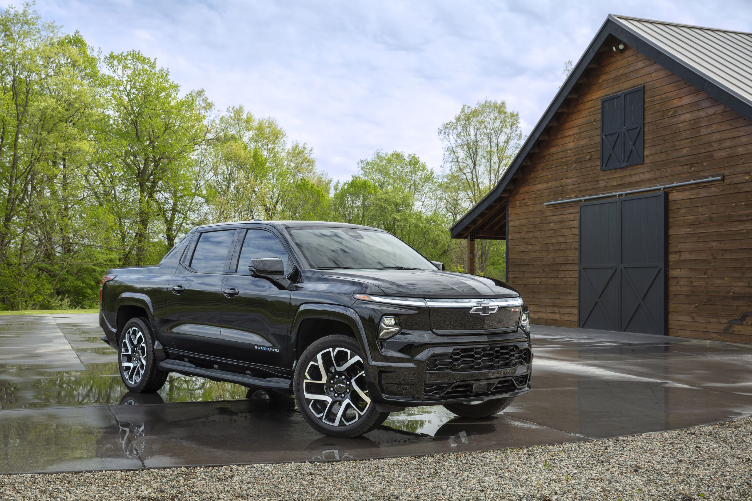 2024 Chevrolet Silverado EV RST DC Fast-Charging Analysis (10-80%): A 350-kW Monster