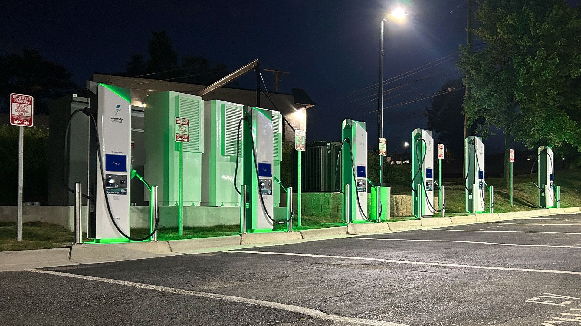 Electrify America Installs Hyper-Fast Chargers at Royal Farms
