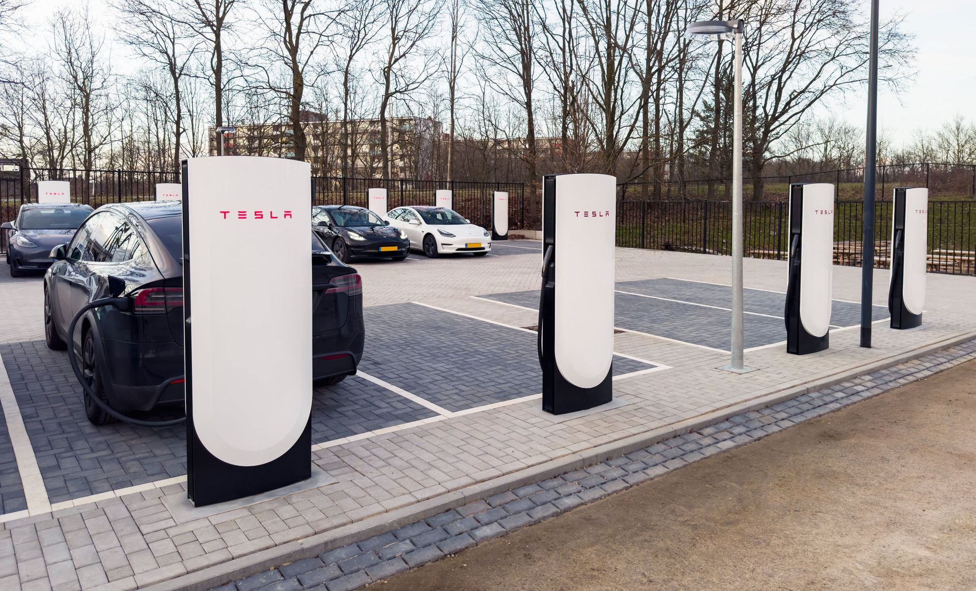 Europe Now Has More V4 Than V3 Supercharging Dispensers