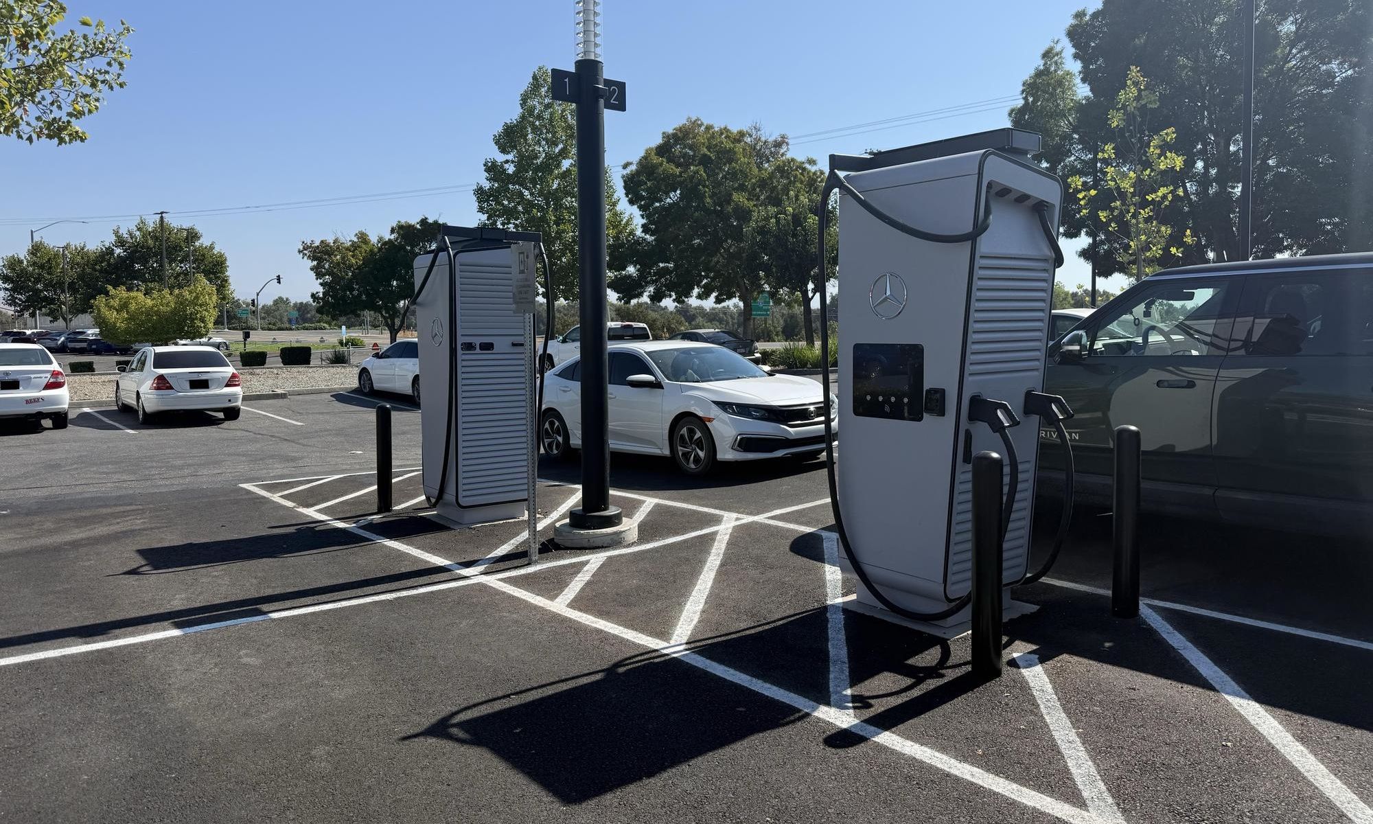 Starbucks Gets Its First Mercedes-Benz Chargers