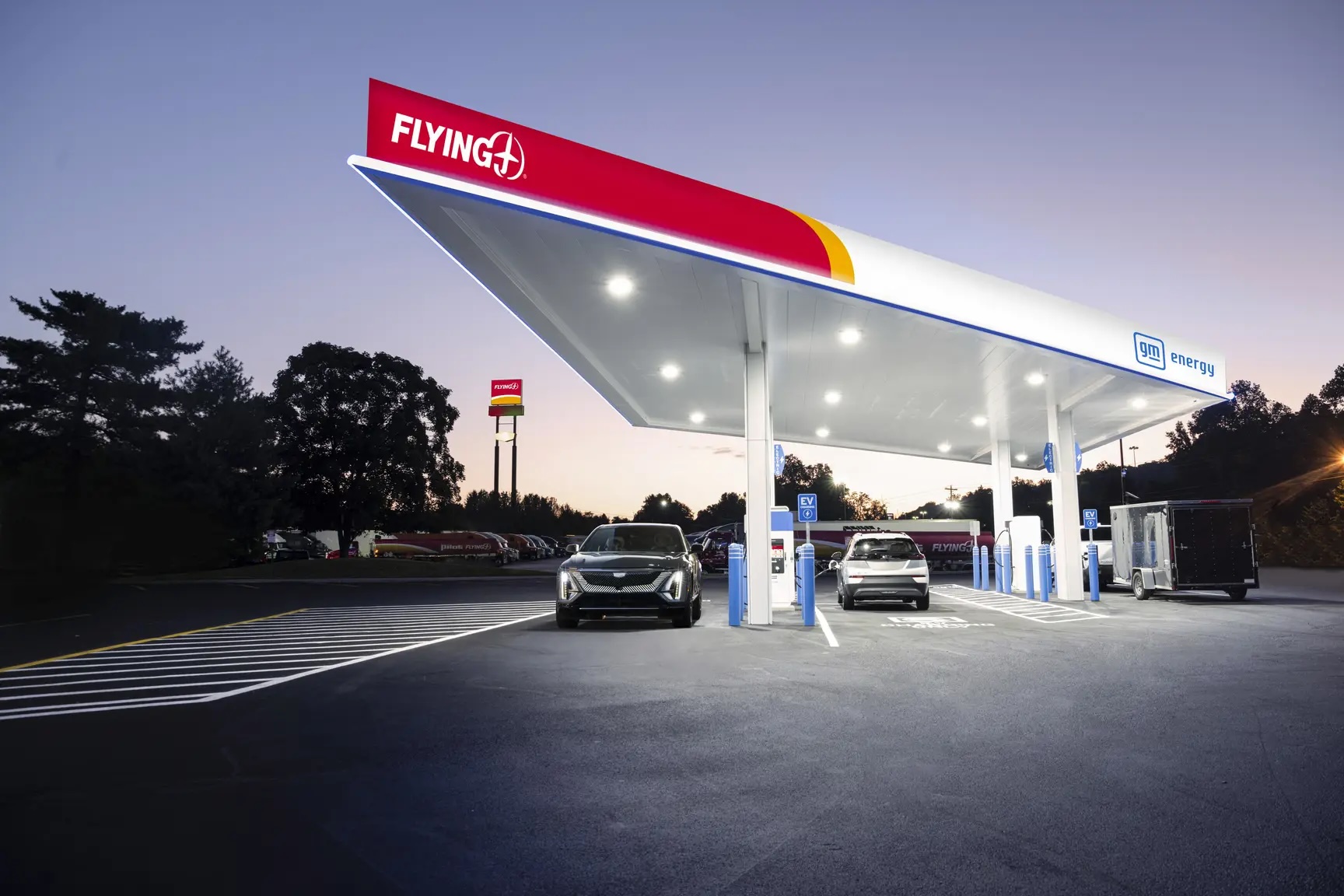 EVgo, GM, and Pilot Deploy 1,000+ DC Fast-Charging Stalls at Pilot ...